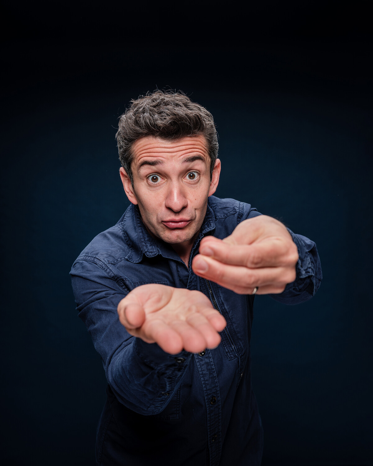 Kabarett mit Omar Sarsam - „Sonderklasse": Caritas Vorarlberg